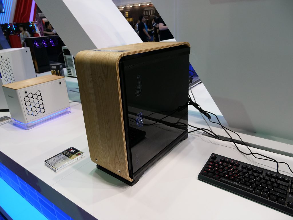 Computex: In Win unleashes robot case, other new products feature wood ...