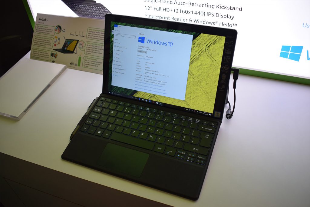 Up close and personal with Acer’s new Predator 21X laptop, curved ...