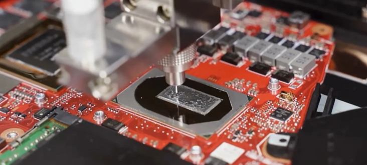 Asus reveals its liquid metal thermal compound application process ...