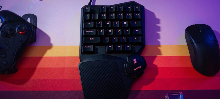 Keychron’s new mechanical keyboard fits in one hand | KitGuru